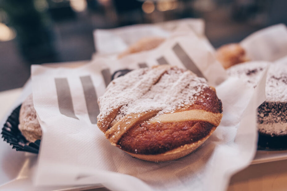 10 Best Neapolitan Pastries You Must Try in Naples